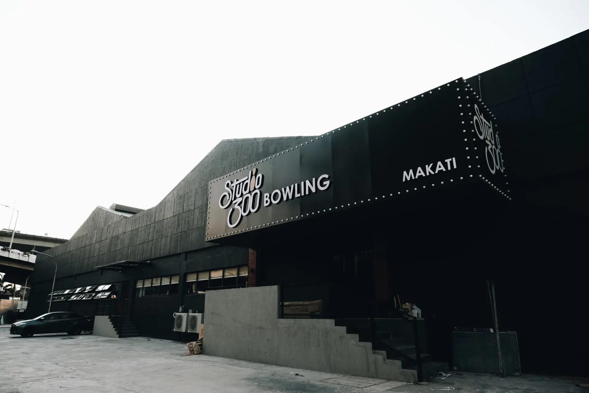 Studio 300 boutique bowling alley keeps the good times rolling with ...